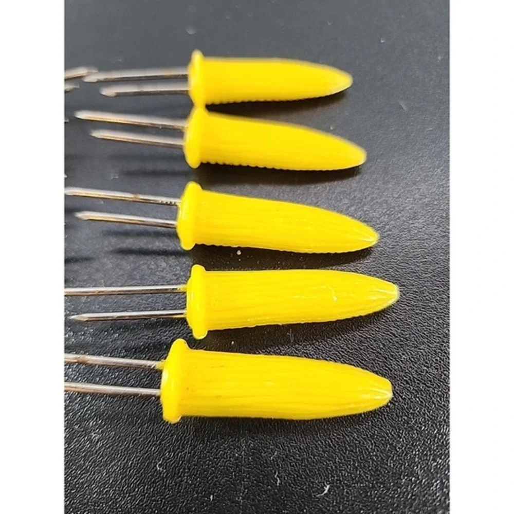 The Unbranded Brand | Kitchen | Corn On The Cob Skewers Holders Picks ...